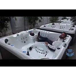 Devine spa 200x200 cm met 80 jets en Balboa | Fonteyn